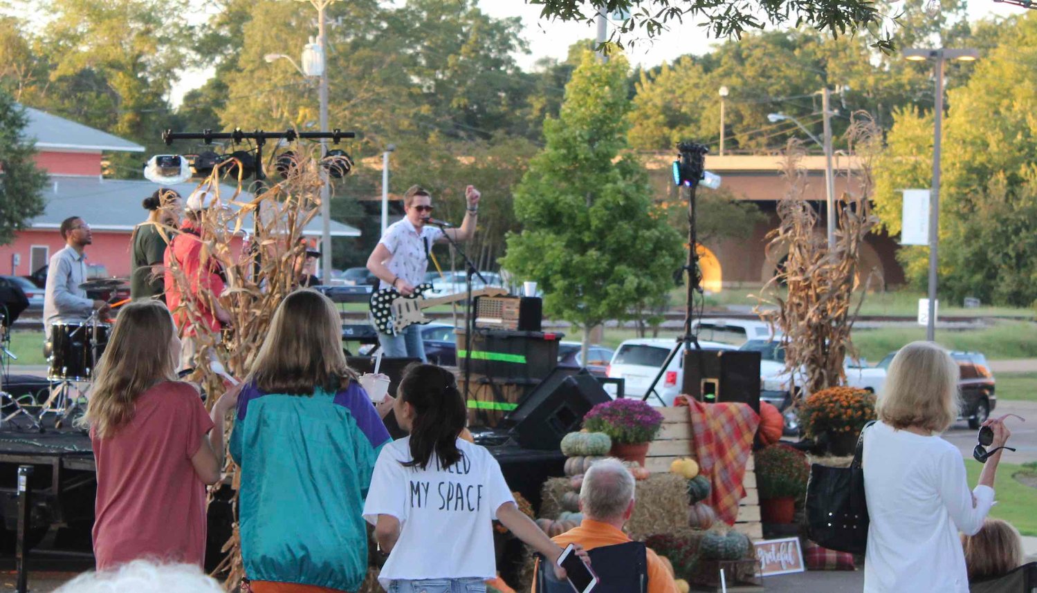 Scarecrows and classic cars invade Madison