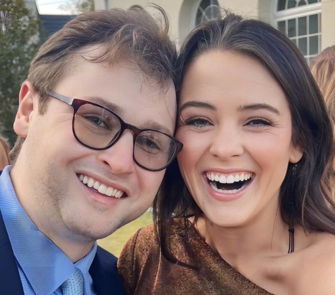 Sarah Sims to wed Gray Moorehead April 12