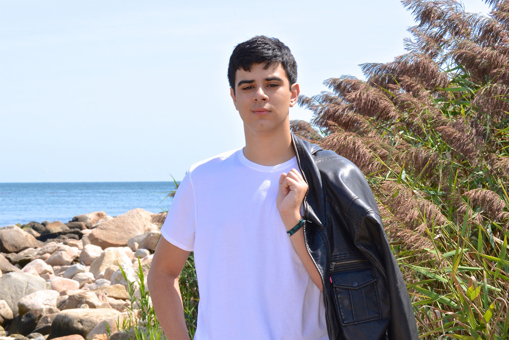 Local Author Sean Fay Wolfe Returns to the World of Minecraft ...