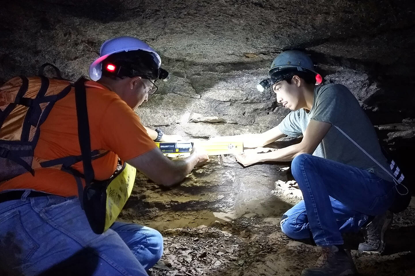 Snail Shell Cave explored by MTSU students - Shelbyville Times-Gazette