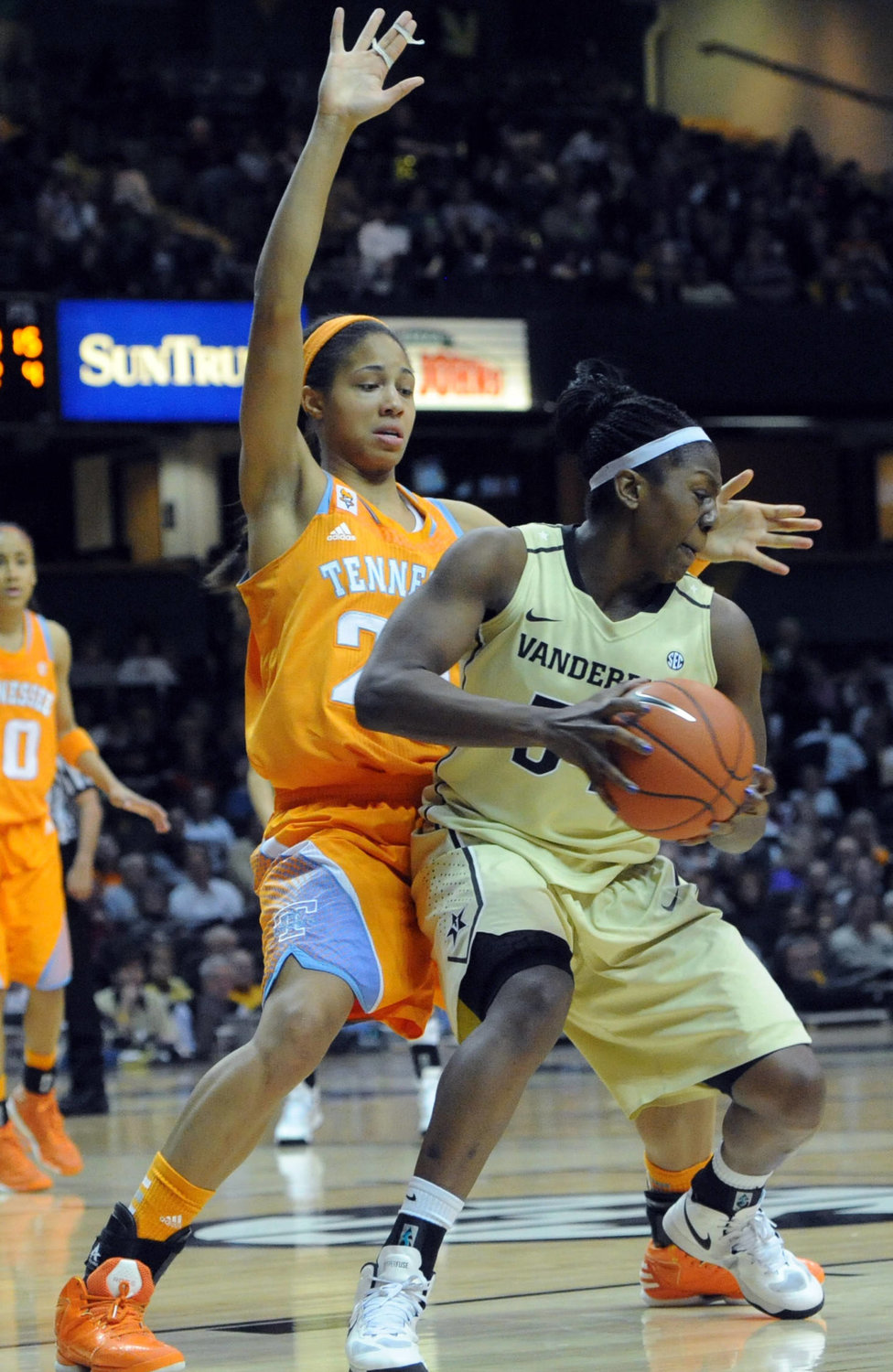 Injuries leave Lady Vols weak at post;Freshmen must step forward vs ...