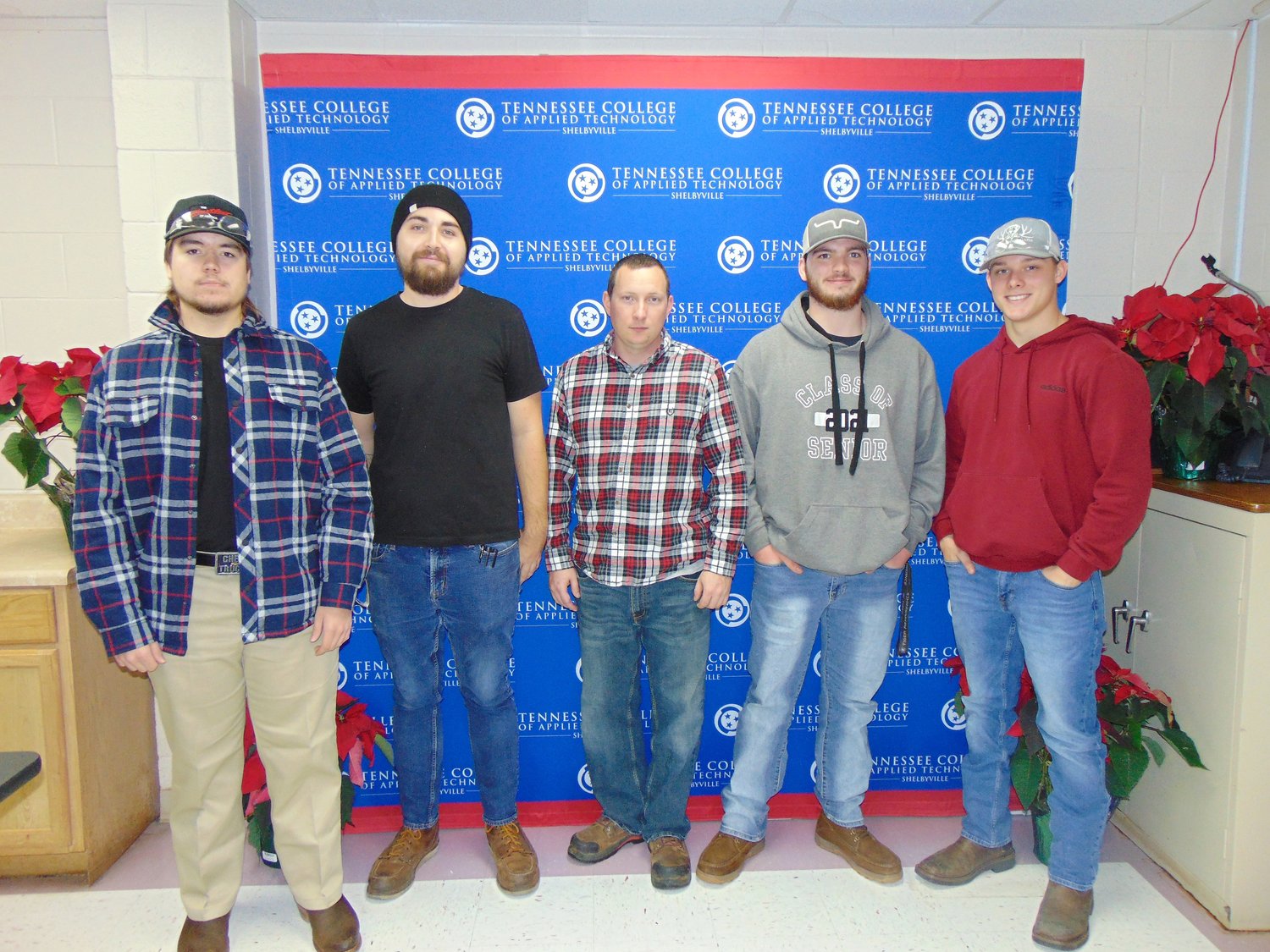 Gordon Scholarship presented - Shelbyville Times-Gazette