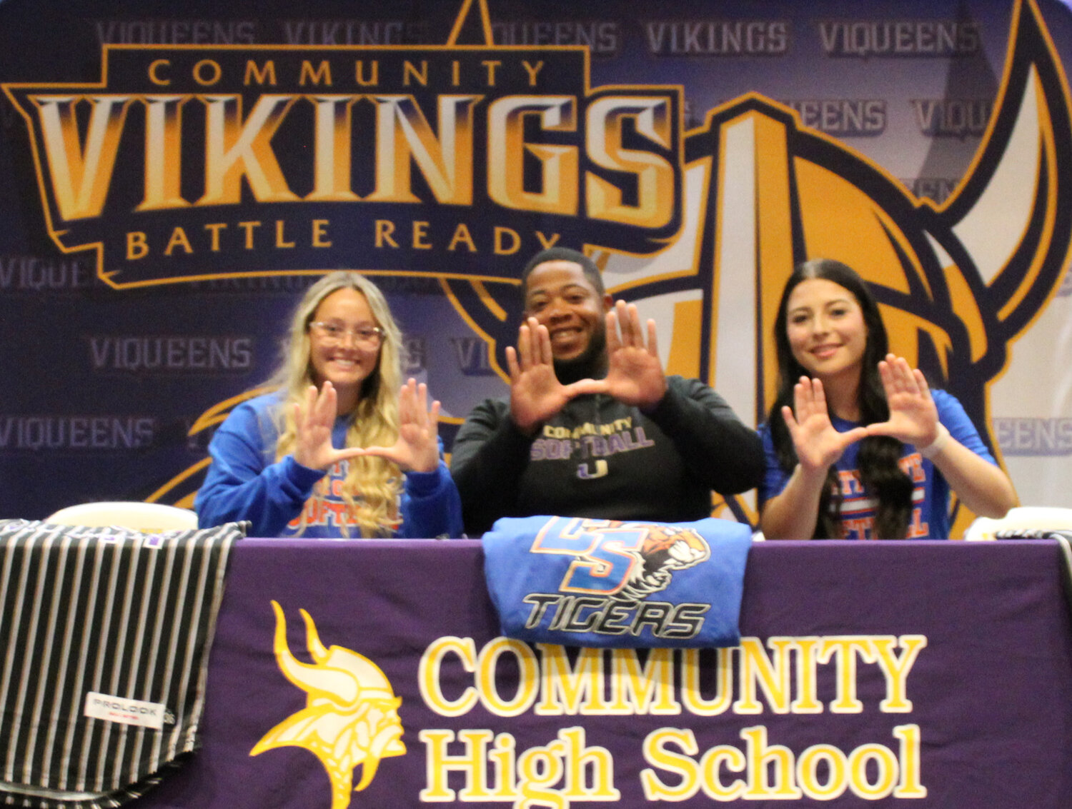 Viqueens’ Annie Prince, Haylee Webb Sign With Chatt State - Shelbyville ...