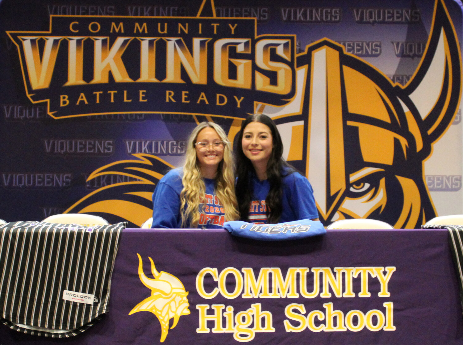 Viqueens’ Annie Prince, Haylee Webb Sign With Chatt State - Shelbyville ...